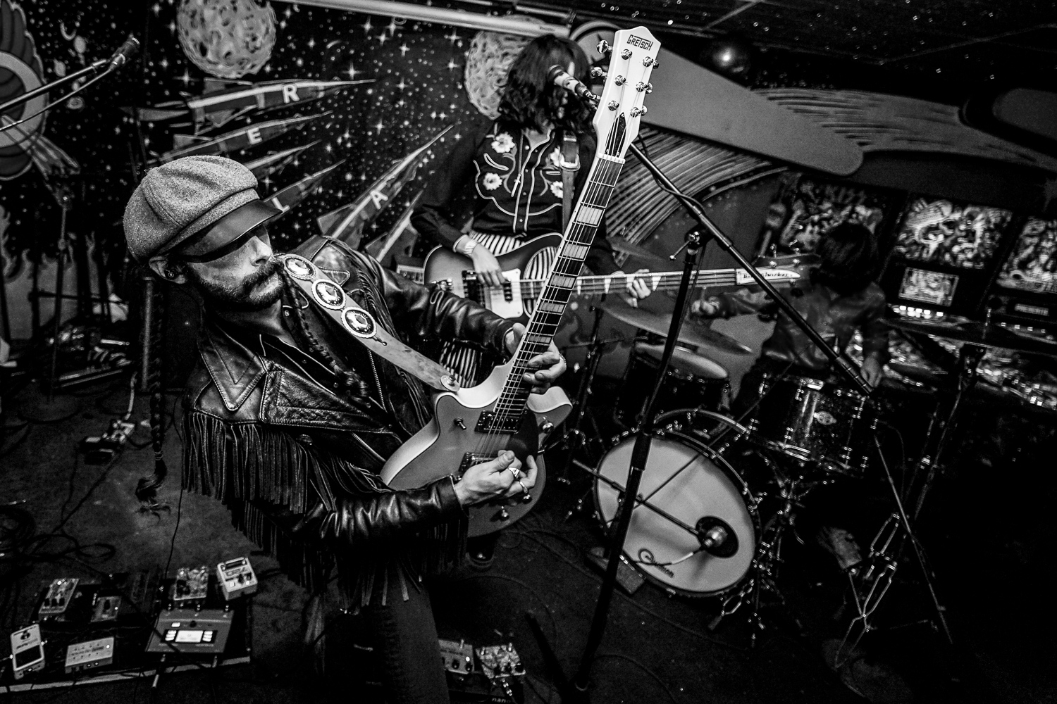 Photo Gallery: Pink Fuzz / Bloom / Vedettes at the Replay on Halloween ...